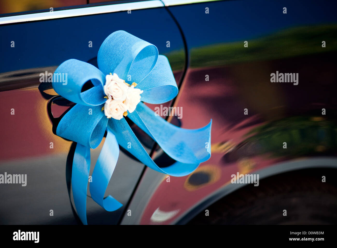 Car with ribbon hi-res stock photography and images - Alamy