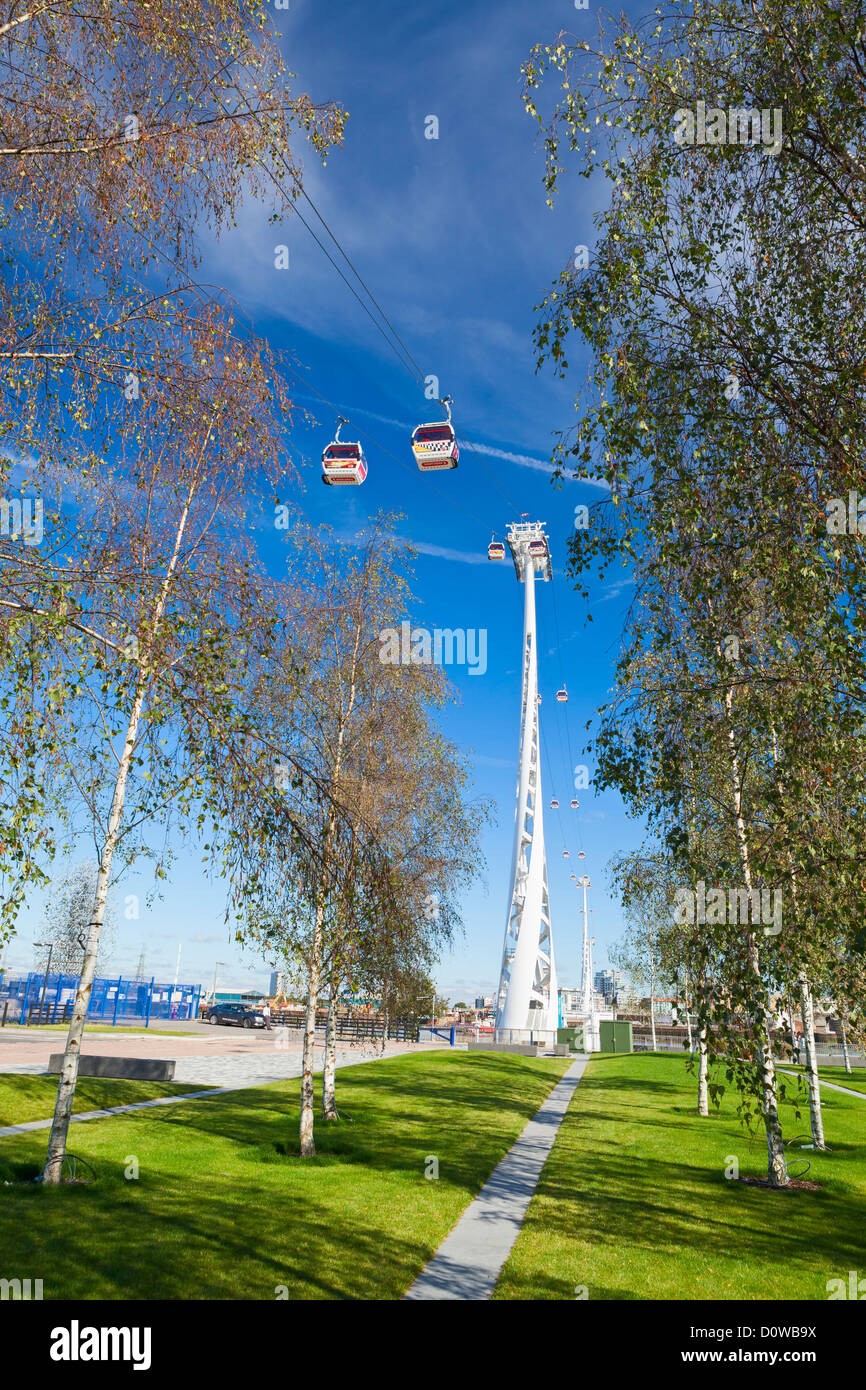 Air line emirates cable car, London, England Stock Photo - Alamy