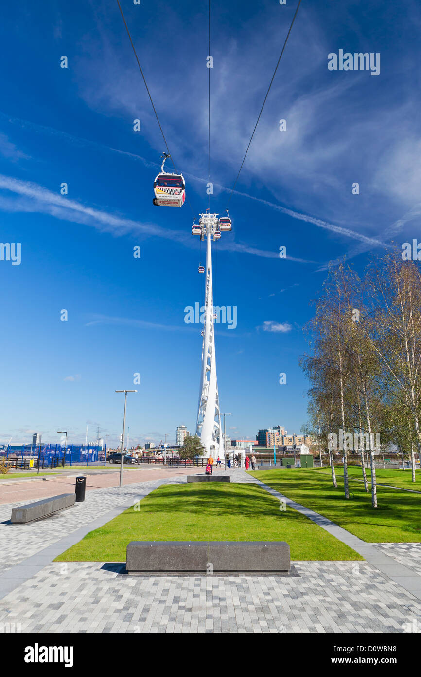 Air line emirates cable car, London, England Stock Photo - Alamy