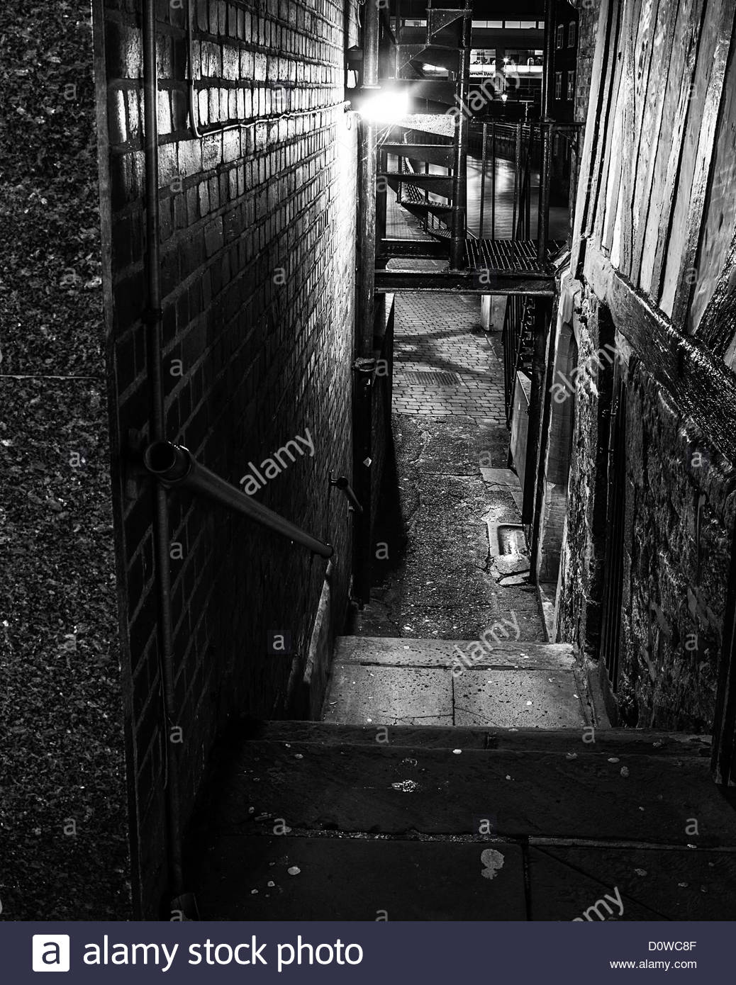 Dark Alley Shadow Stock Photos & Dark Alley Shadow Stock Images - Alamy