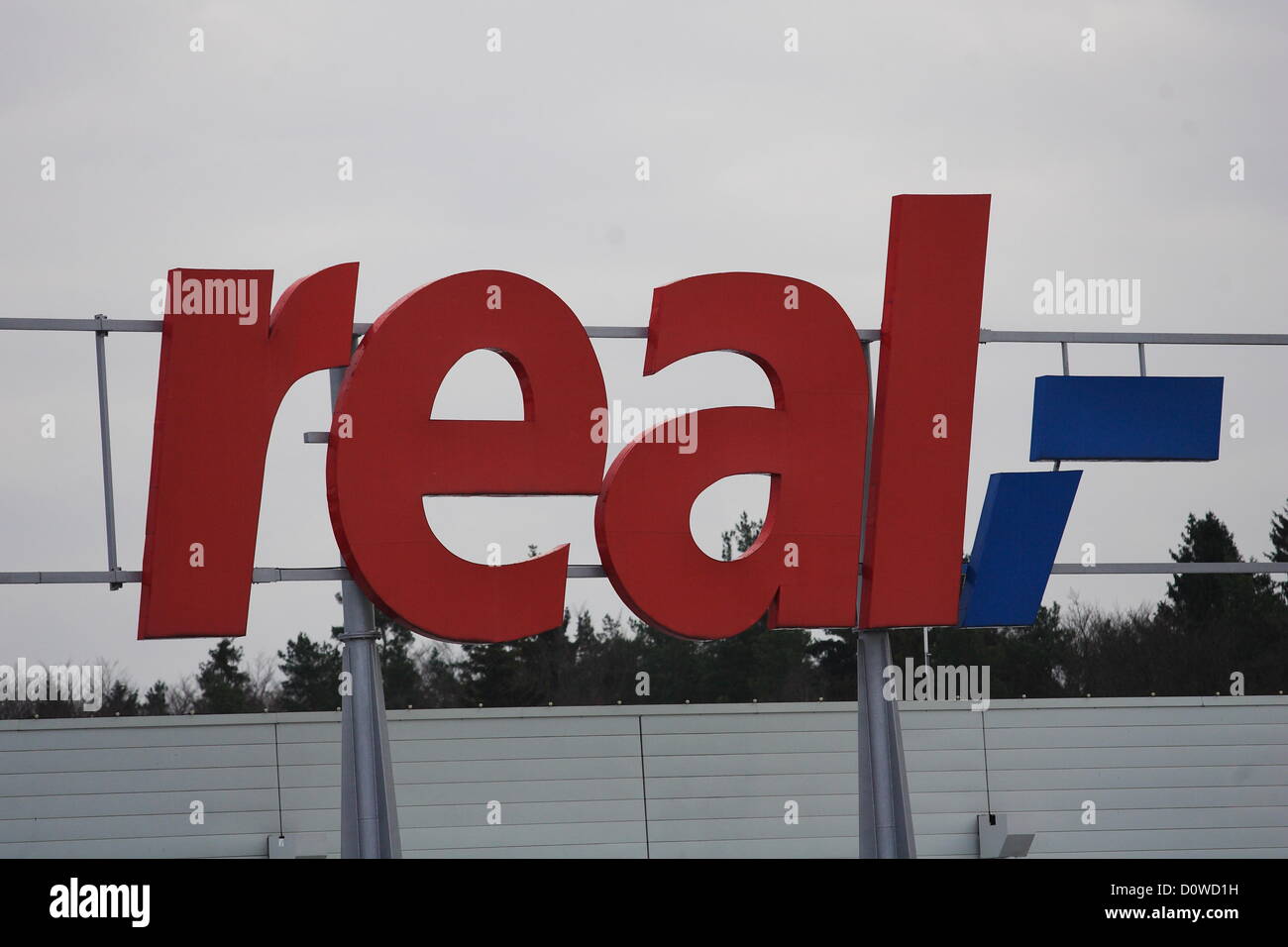 Real hipermarket hi-res stock photography and images - Alamy