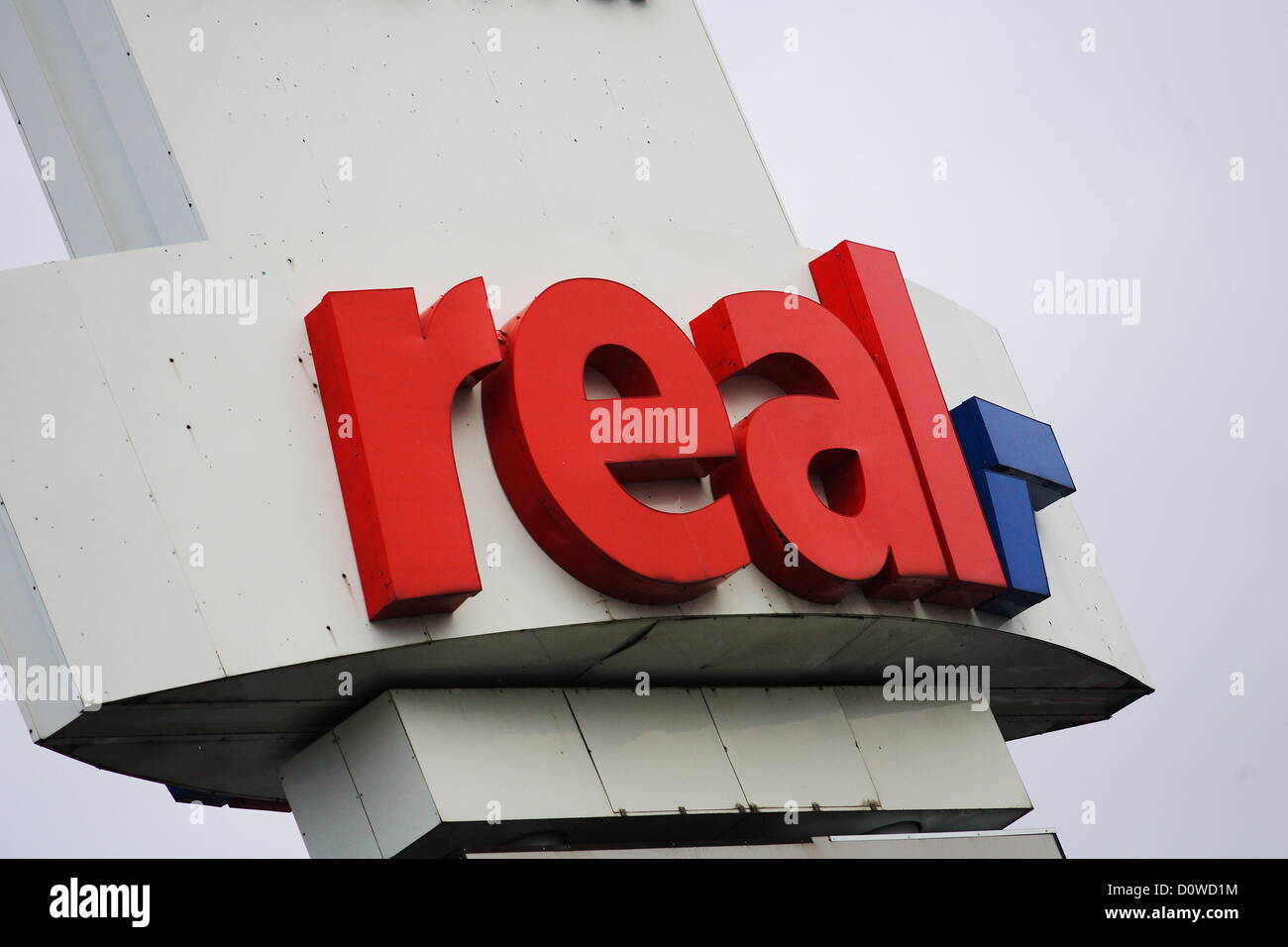 Real hipermarket hi-res stock photography and images - Alamy