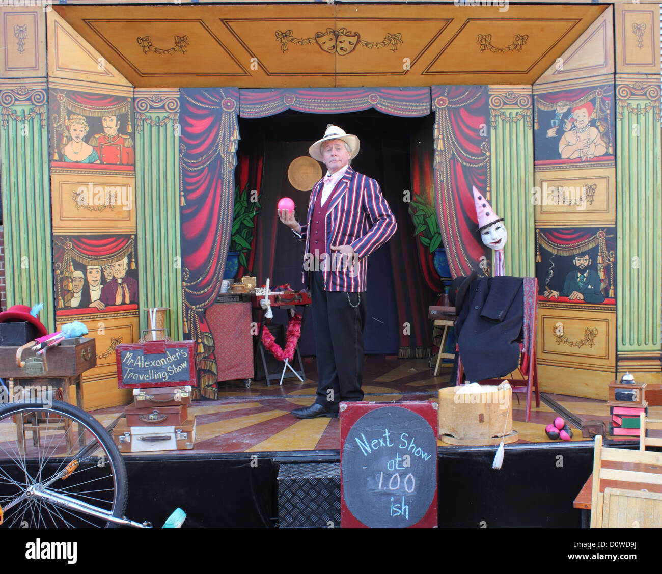 Victorian travelling showman Stock Photo - Alamy