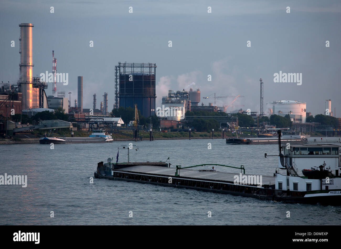 Ludwigshafen, Germany, BASF's main plant on the Rhine at sunrise Stock ...
