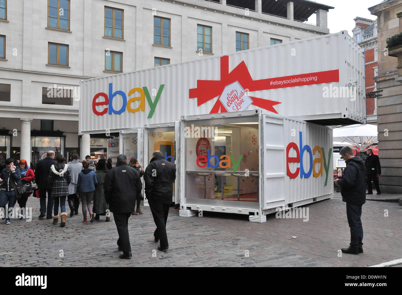 Facebook instagram twitter uk hi-res stock photography and images - Alamy