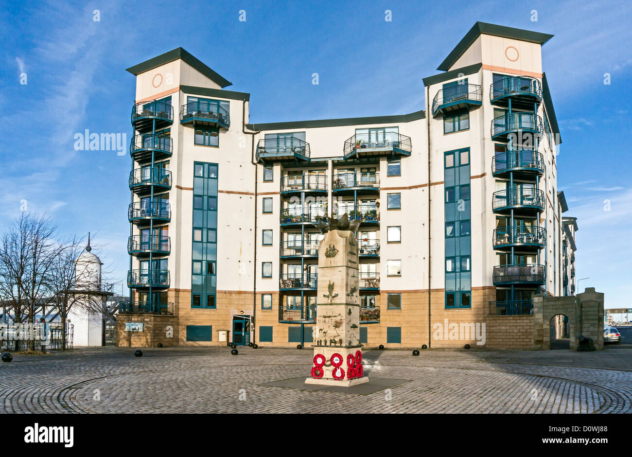 Navy housing hi-res stock photography and images - Alamy