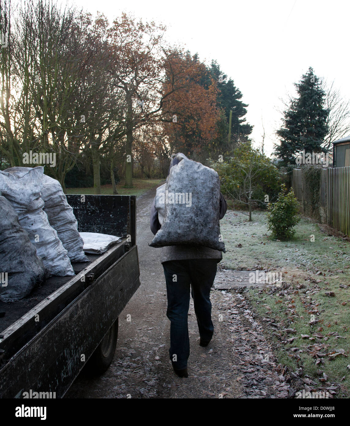 Coal delivery man uk hi-res stock photography and images - Alamy