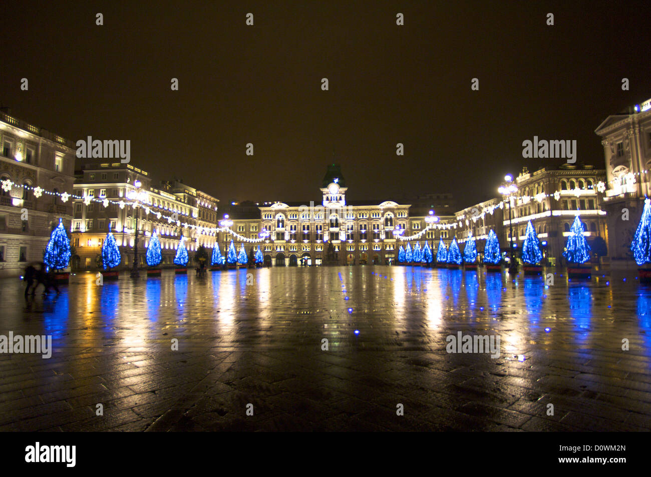 Trieste old town arch hi-res stock photography and images - Alamy