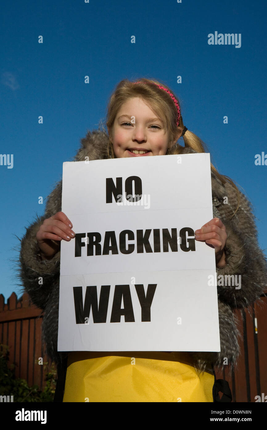 a cuadrilla plumpton frack off anti protest shale gas extraction ...