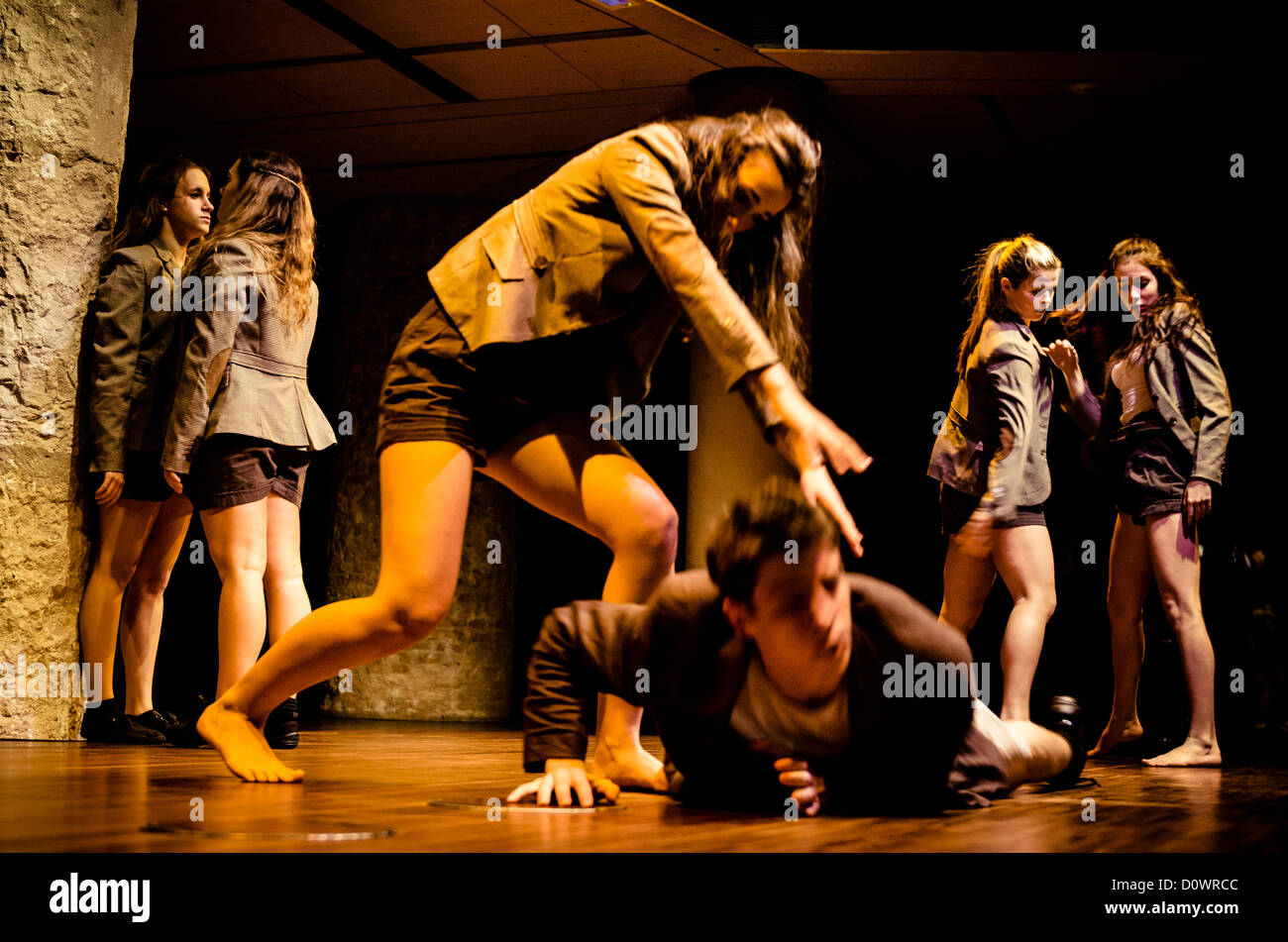 Dancers are walking hi-res stock photography and images - Alamy