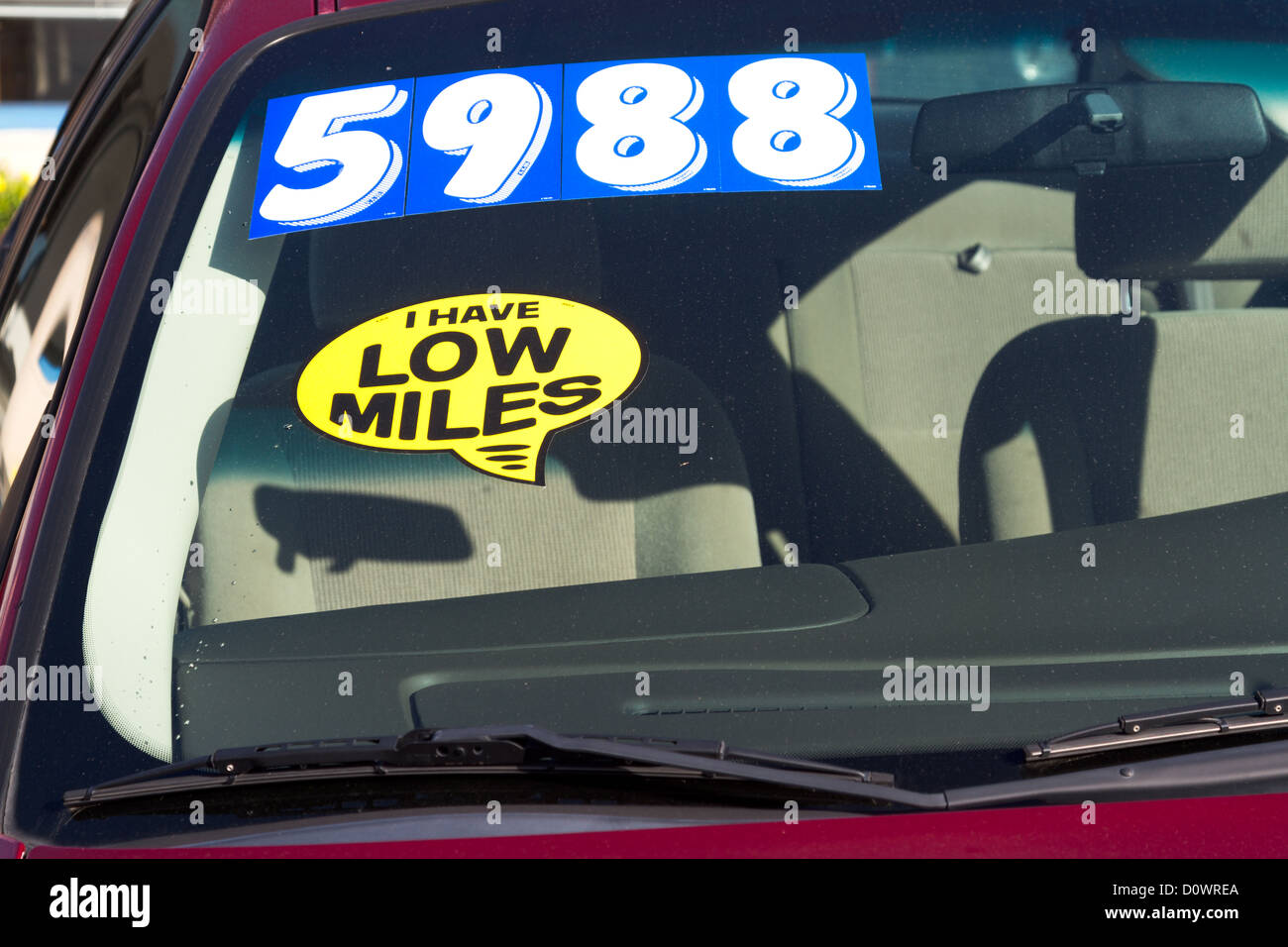 Car sale price sign hi-res stock photography and images - Alamy