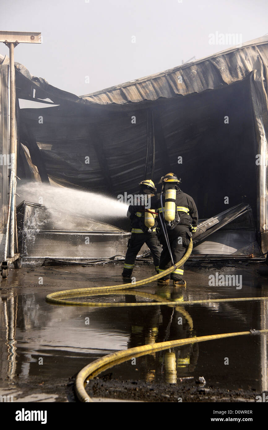 Selland Construction Commercial Structure Fire Stock Photo - Alamy