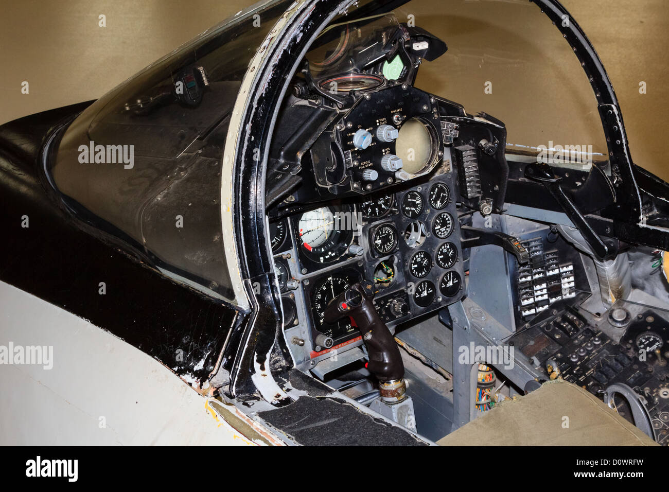 A cockpit of an old jet Stock Photo - Alamy