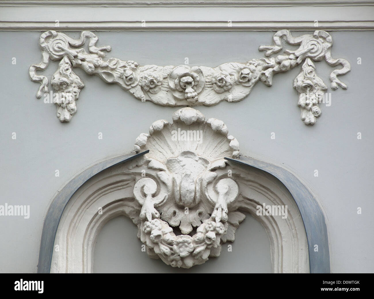 Building relief detail of architectural frieze Stock Photo - Alamy