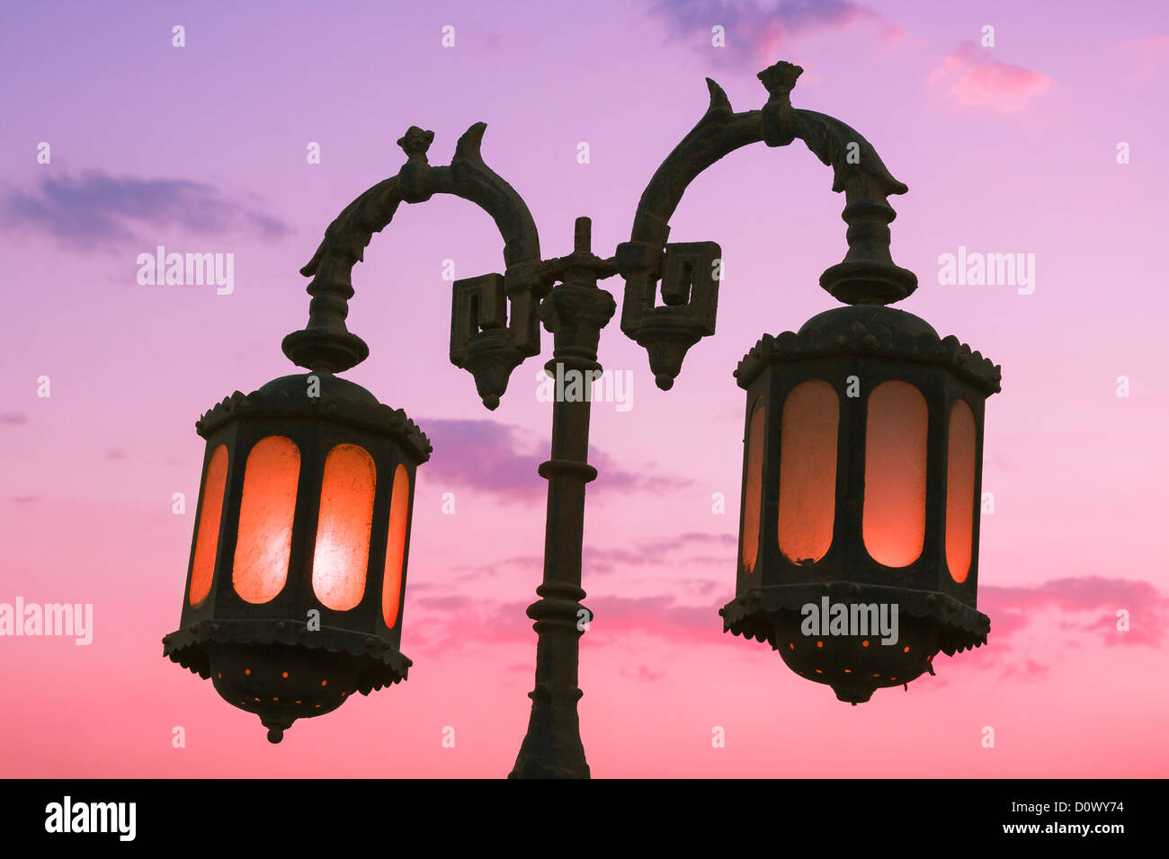 The pink lamp post hi-res stock photography and images - Alamy