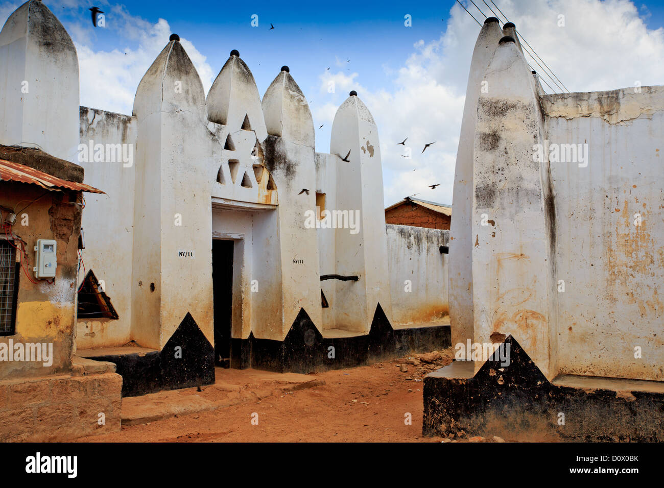 Traditional mud and stick houses, in Wa, Ghana Stock Photo - Alamy