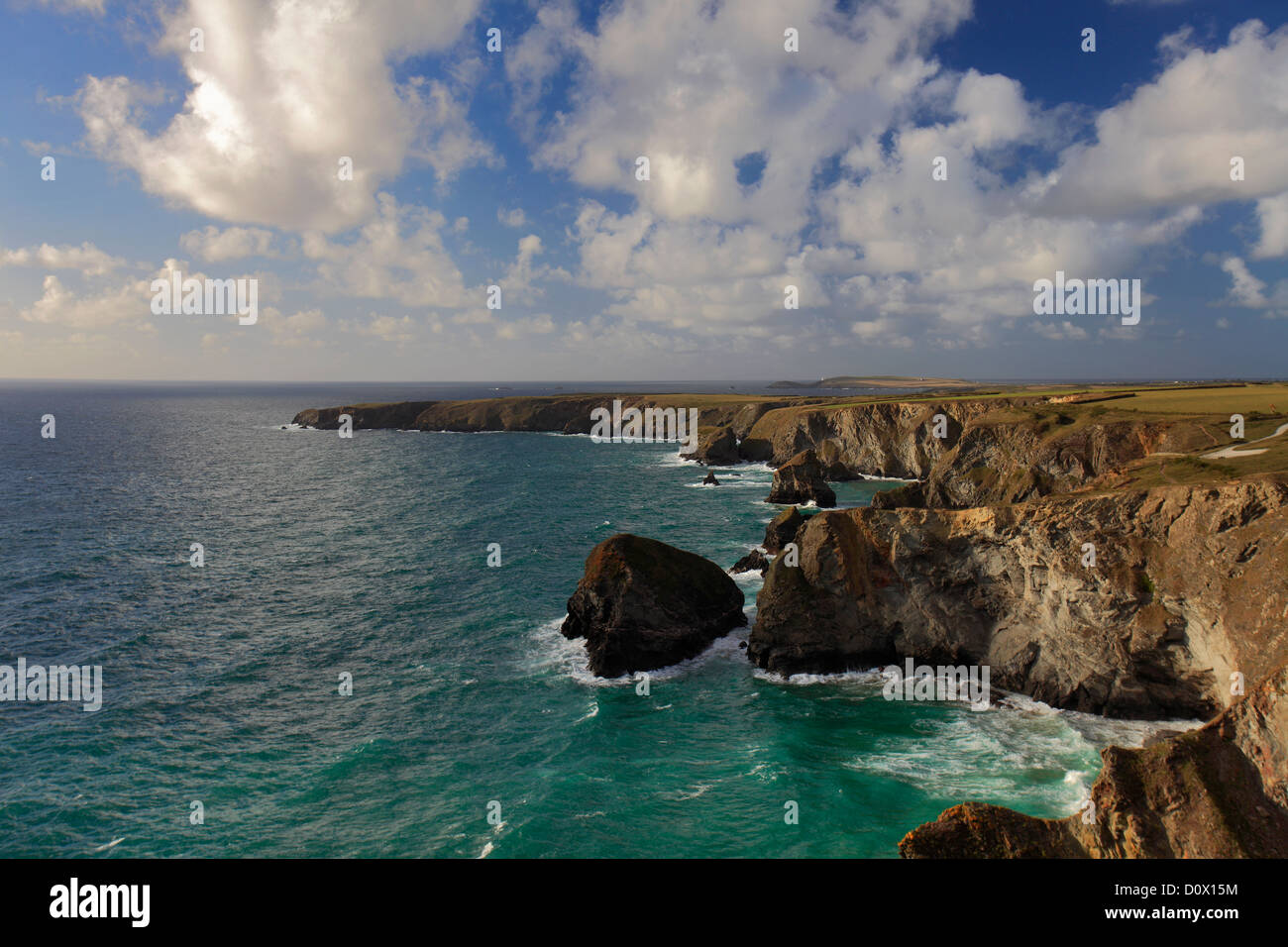 Summer at Bedruthan Steps sea stacks, Carnewas Island, Cornwall County ...