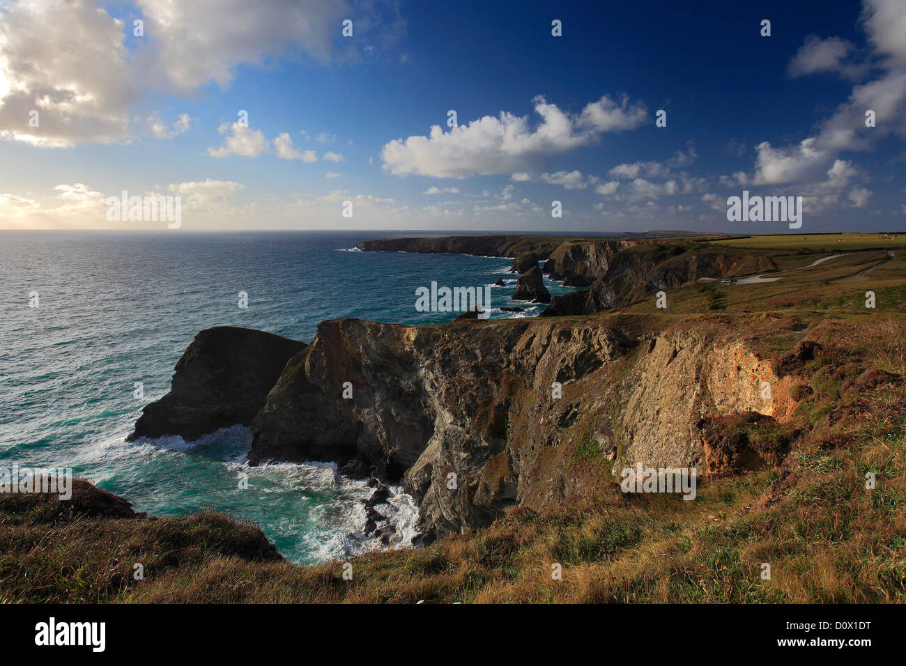 Summer at Bedruthan Steps sea stacks, Carnewas Island, Cornwall County ...