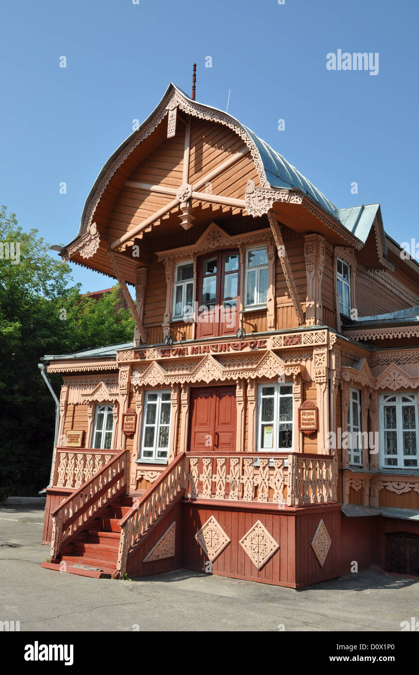Russian folk house hi-res stock photography and images - Alamy