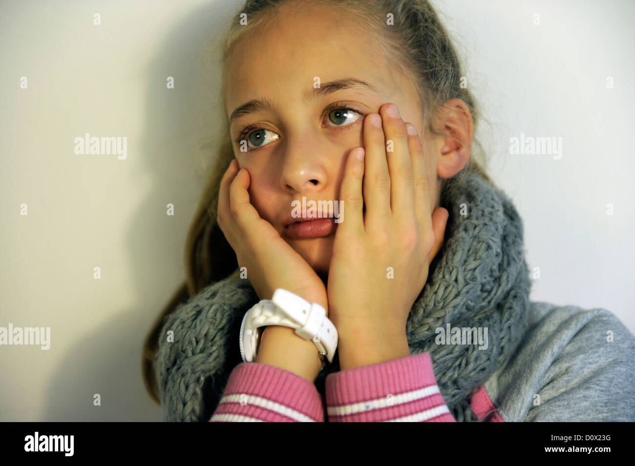 Love crying hi-res stock photography and images - Alamy