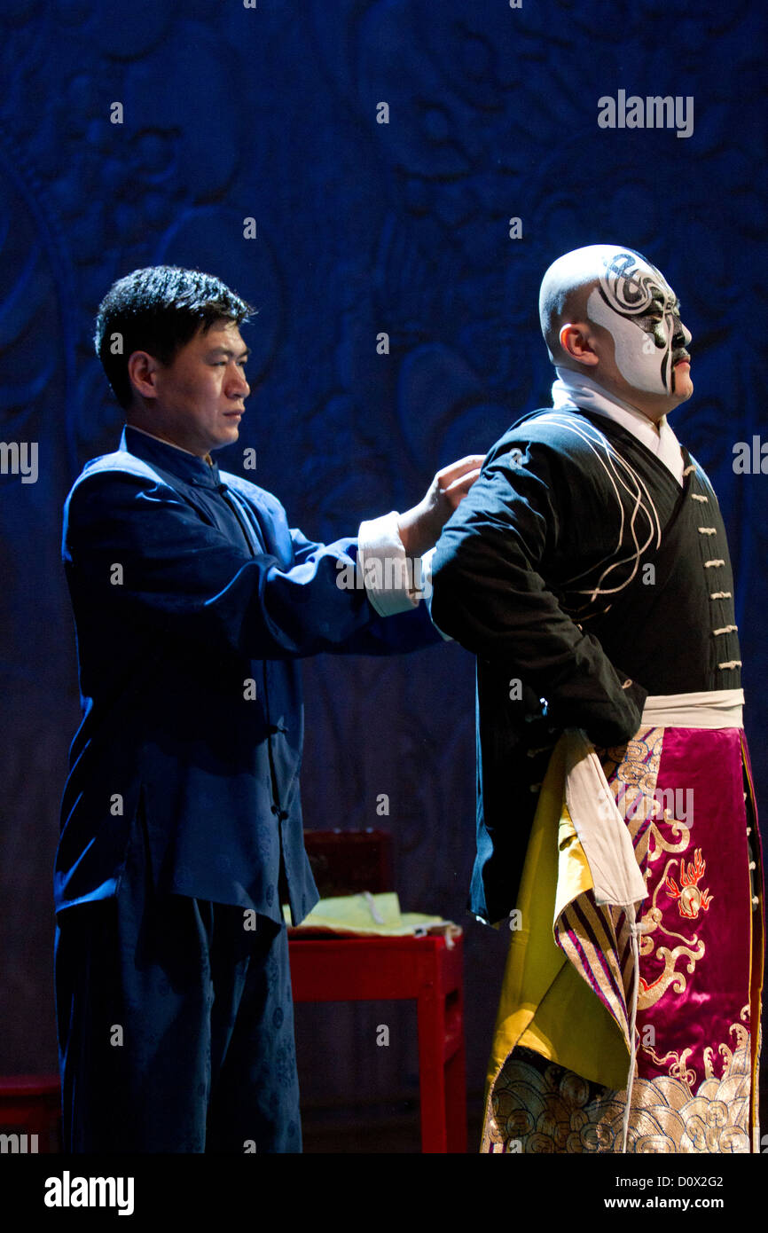 Theatre in the qing dynasty hi-res stock photography and images - Alamy