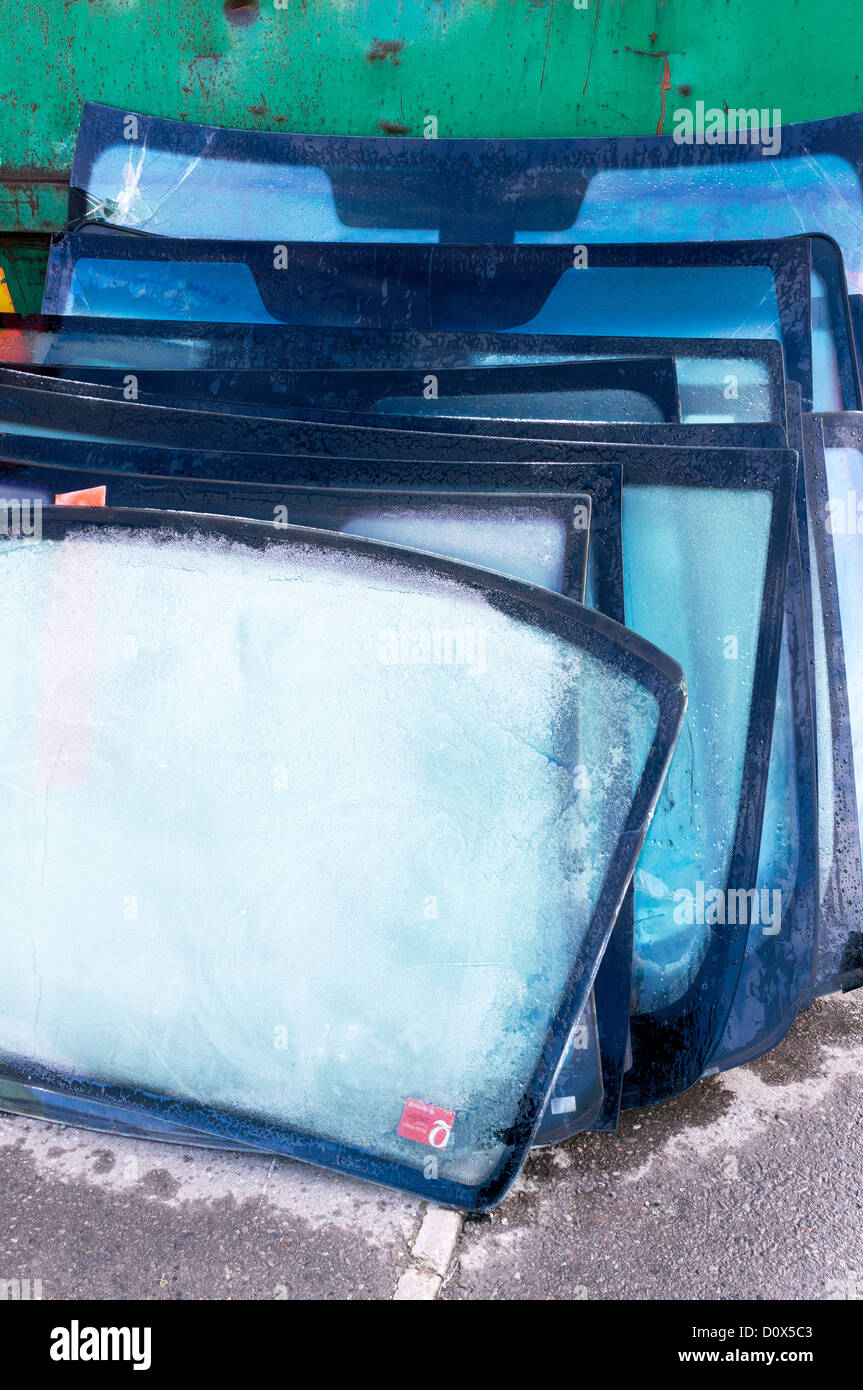 Car windscreens hi-res stock photography and images - Alamy