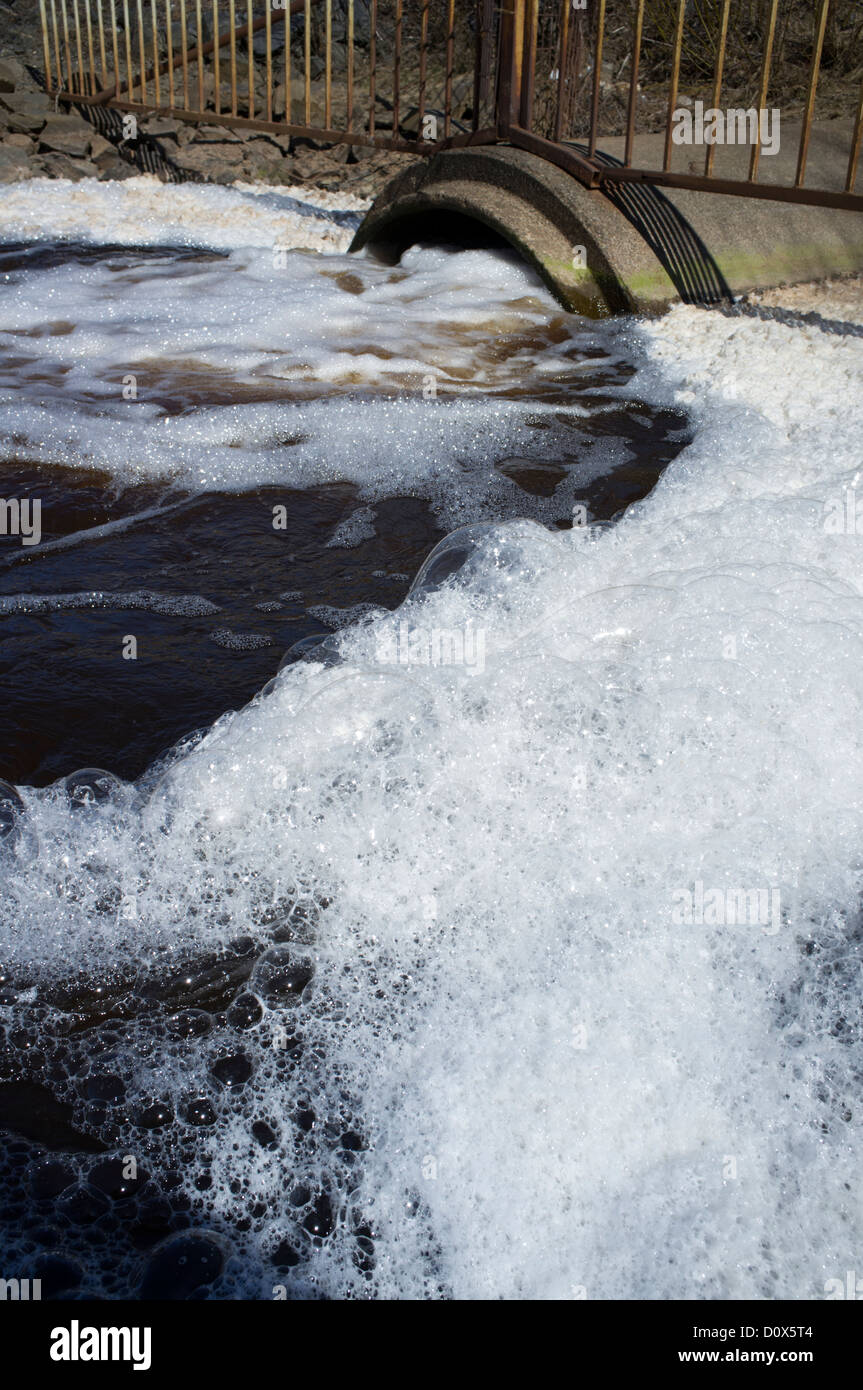 Foaming foamy hi-res stock photography and images - Alamy