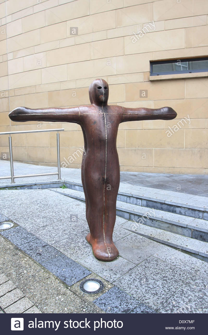 Statue Derry High Resolution Stock Photography and Images - Alamy