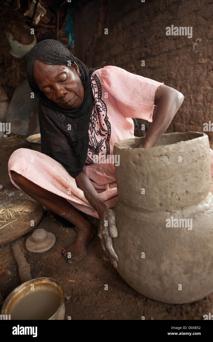 Women work in a pottery cooperative in Doba, Chad, Africa Stock Photo ...