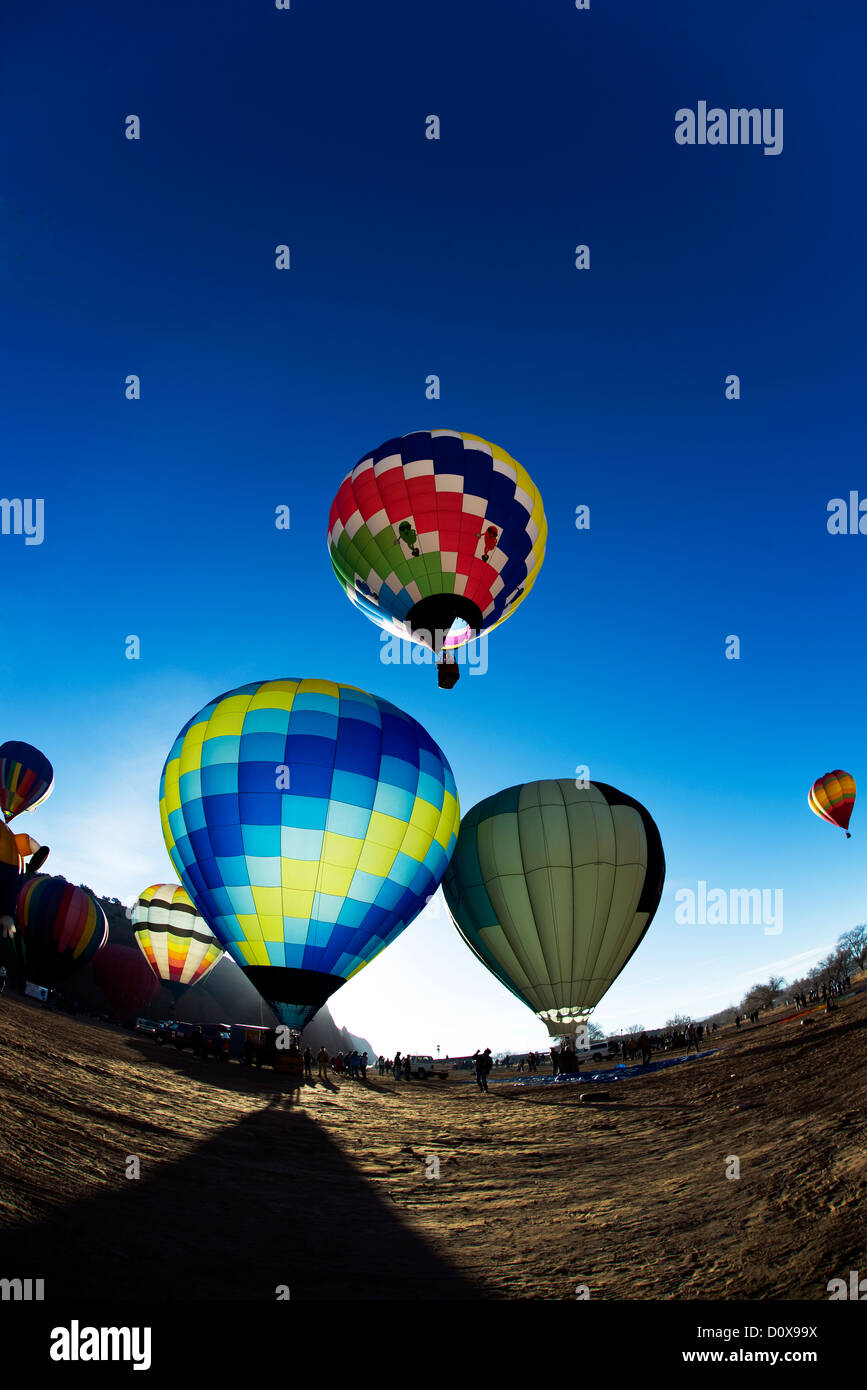 Hot air balloons lift hi-res stock photography and images - Alamy
