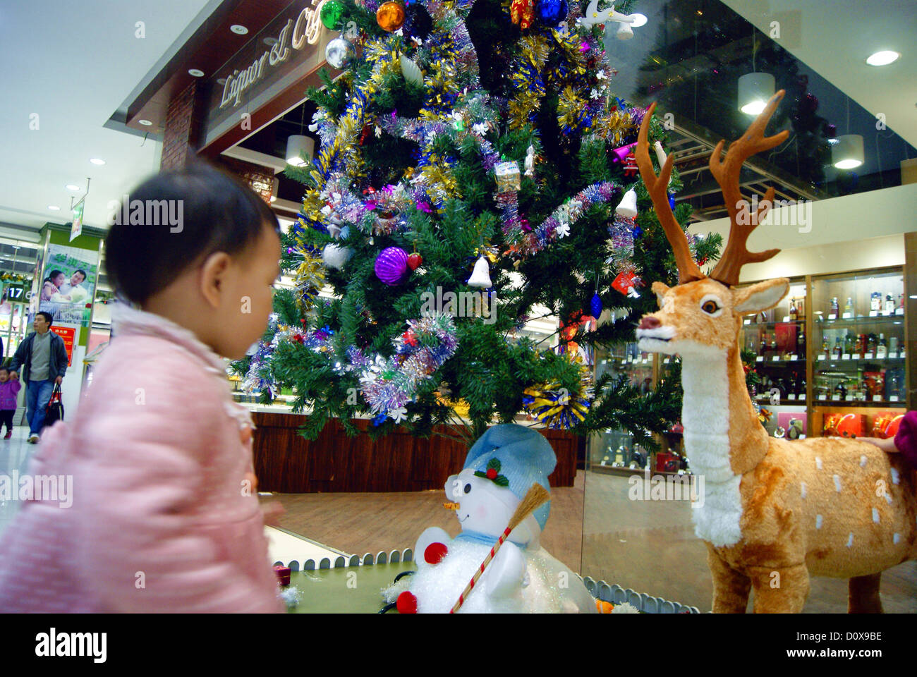 Christmas in china hi-res stock photography and images - Alamy