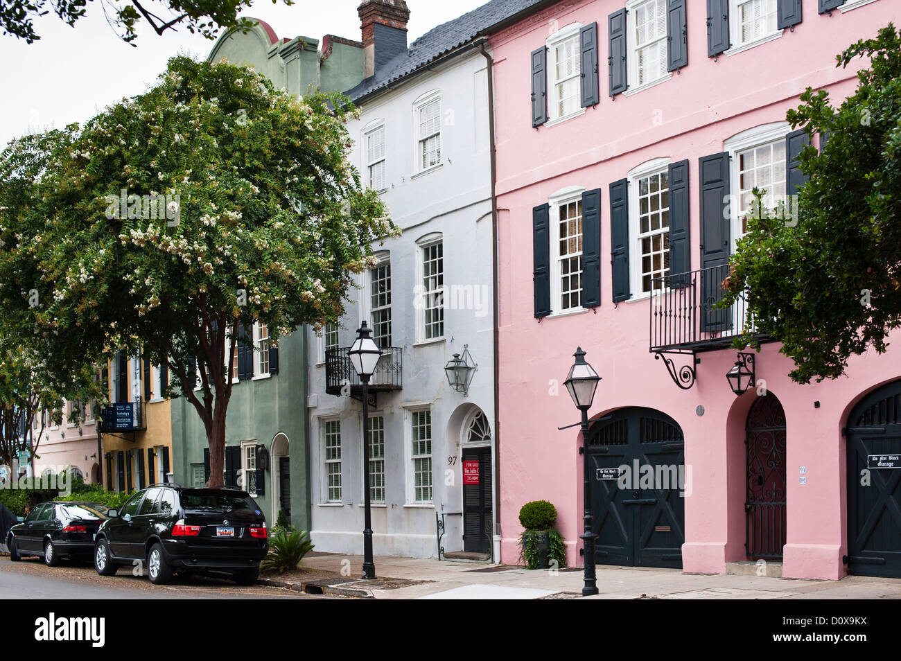 Rainbow row, Historic Charleston Stock Photo - Alamy