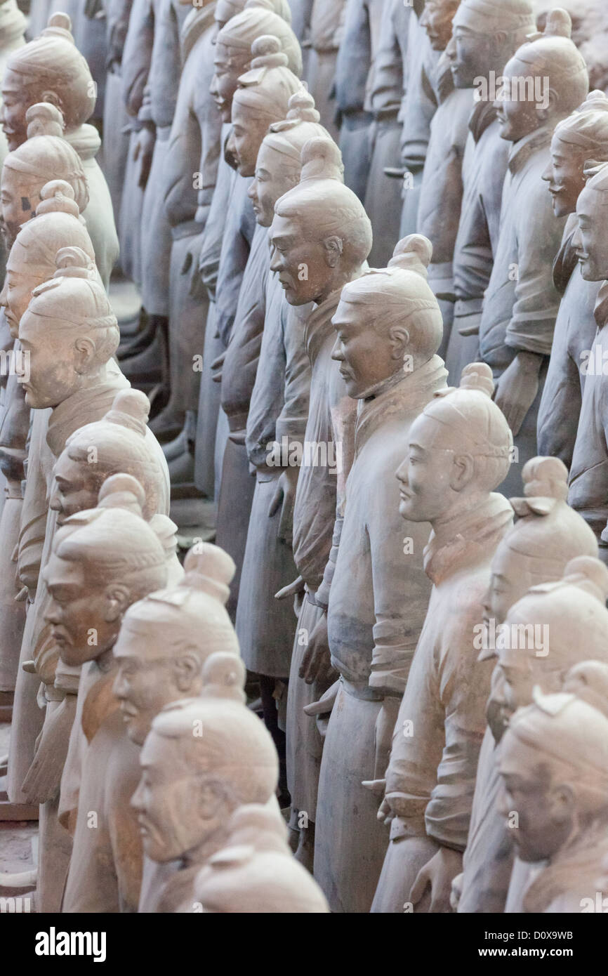 Army of terracotta warriors (Bingmayong). discovered in 1974 by a ...