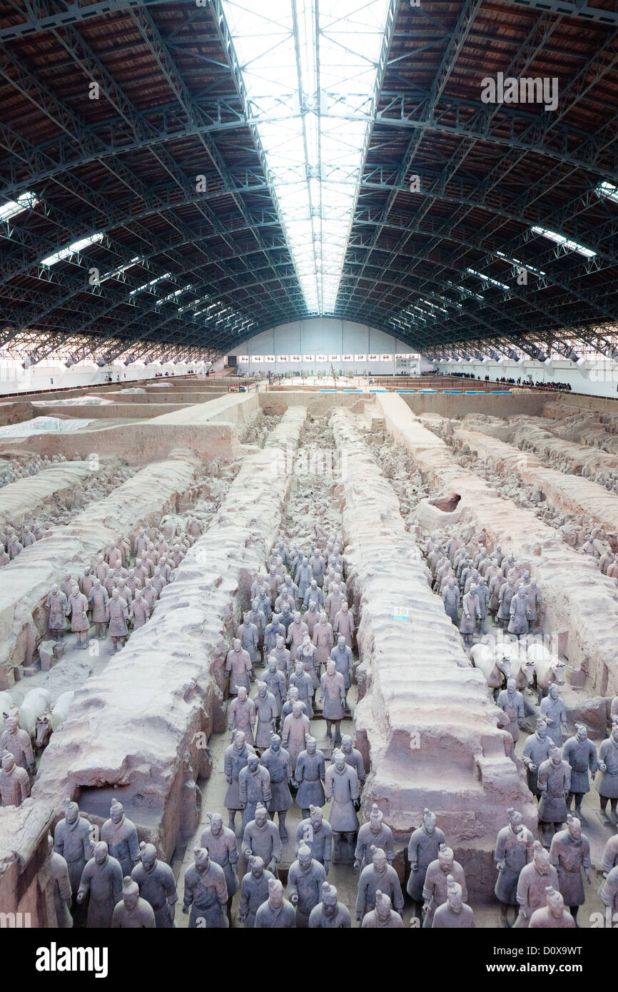 Army of terracotta warriors (Bingmayong). discovered in 1974 by a ...