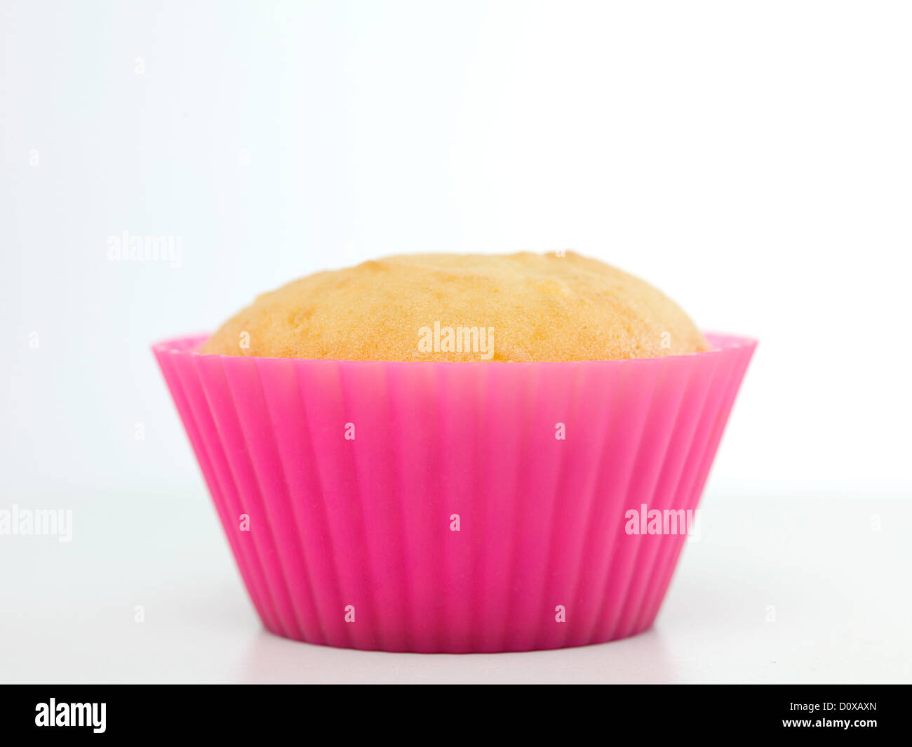 Single cupcake hi-res stock photography and images - Alamy