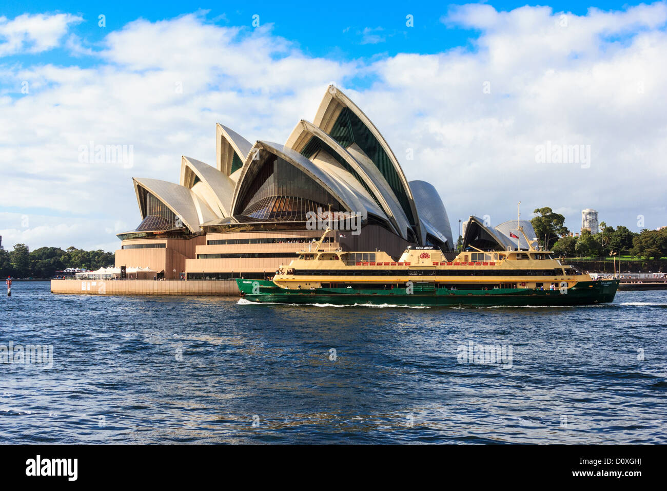 Sydney skyline bennelong point hi-res stock photography and images - Alamy