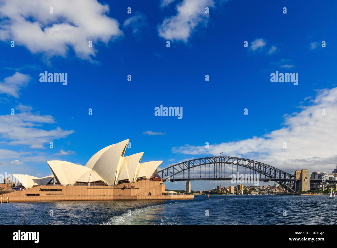 Sydney skyline bennelong point hi-res stock photography and images - Alamy