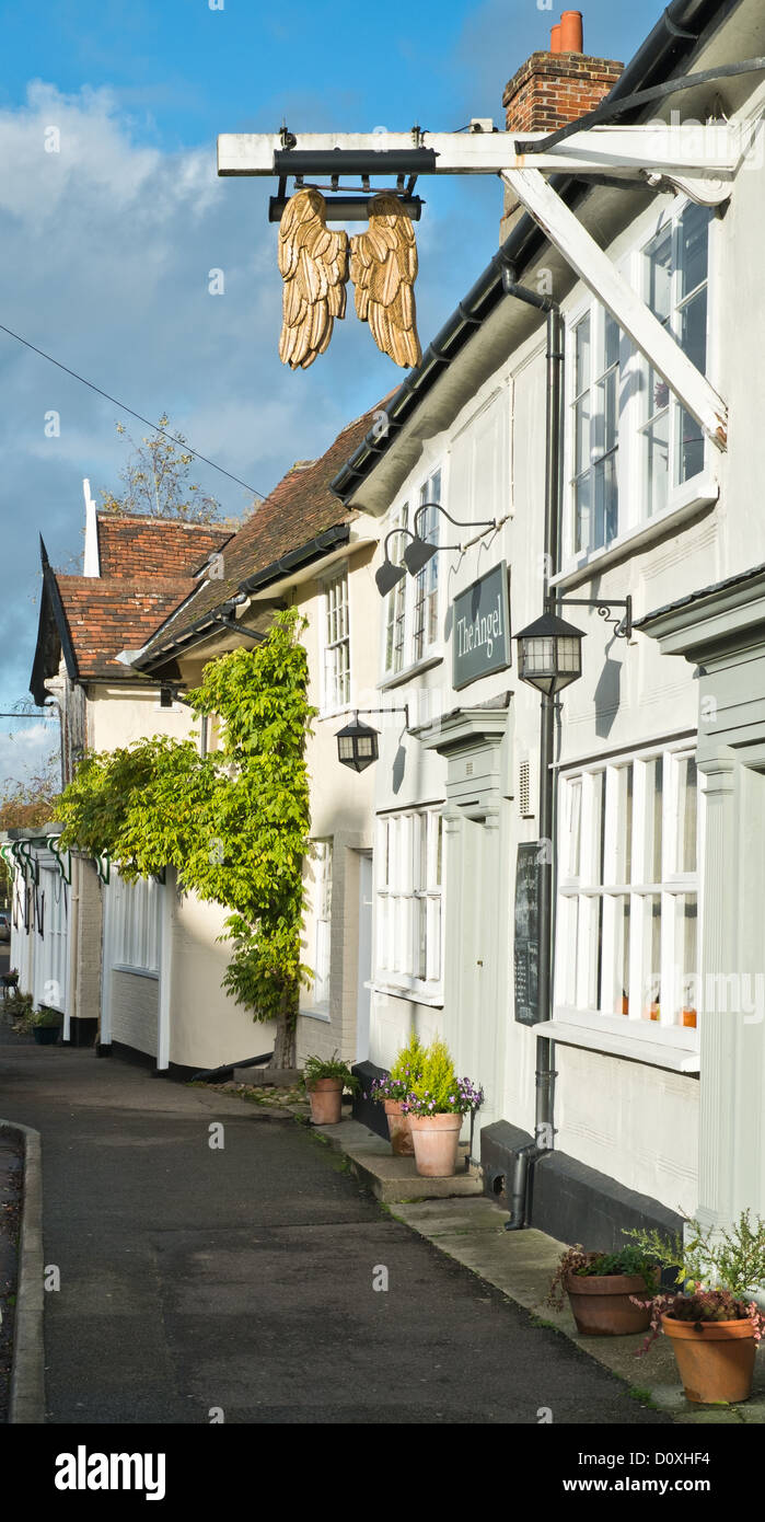 The angel pub sign hi-res stock photography and images - Alamy