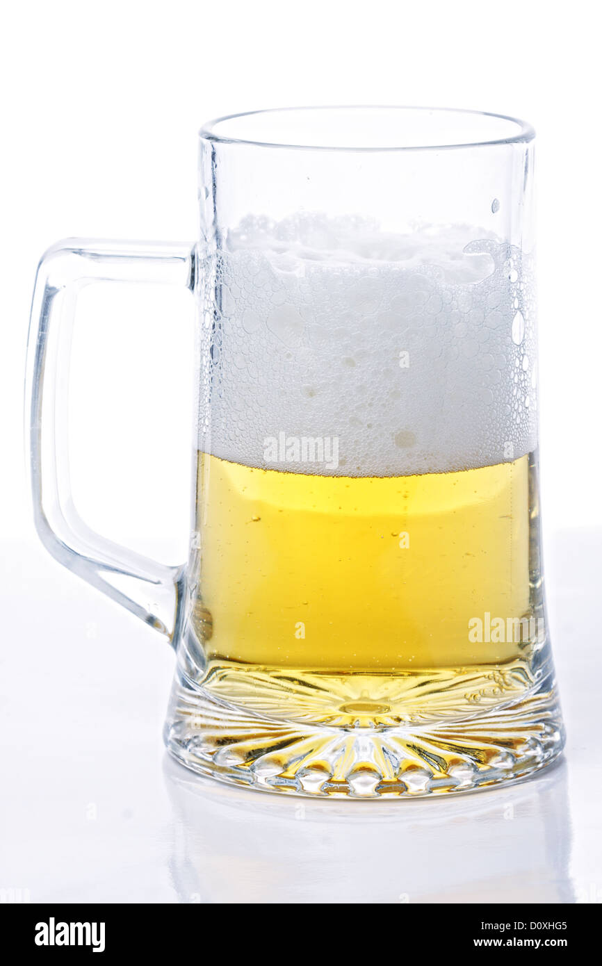 Half filled beer mug hi-res stock photography and images - Alamy