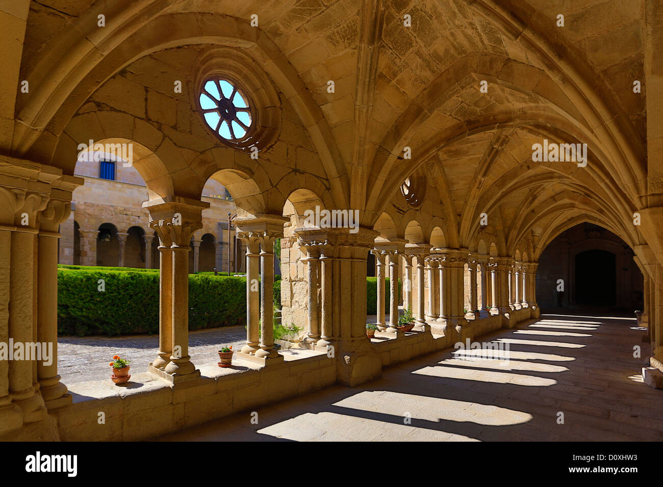 Cloister architecture hi-res stock photography and images - Alamy