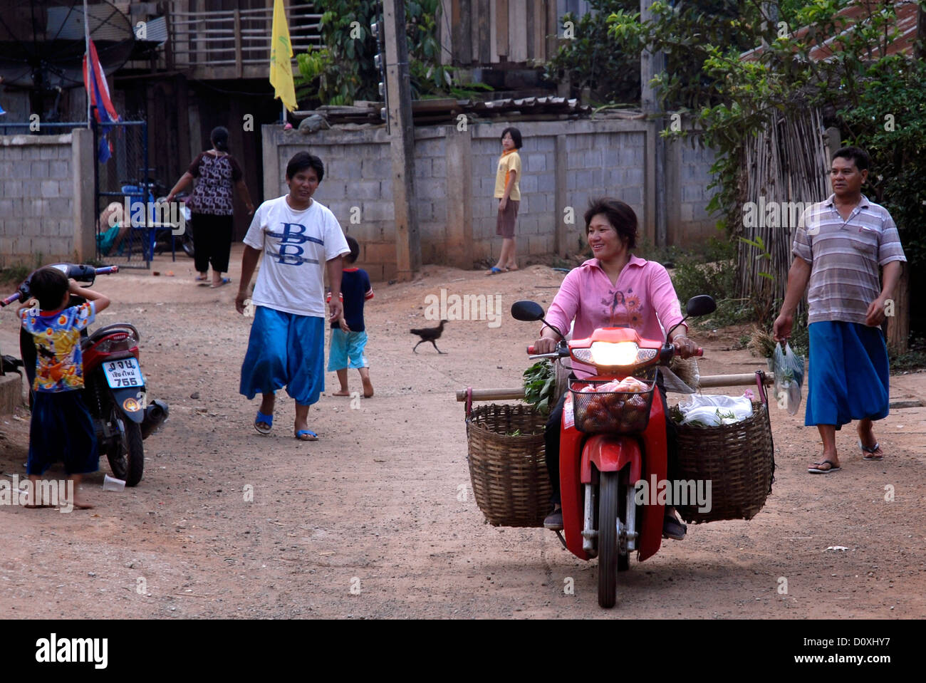 Lisu people hi-res stock photography and images - Alamy