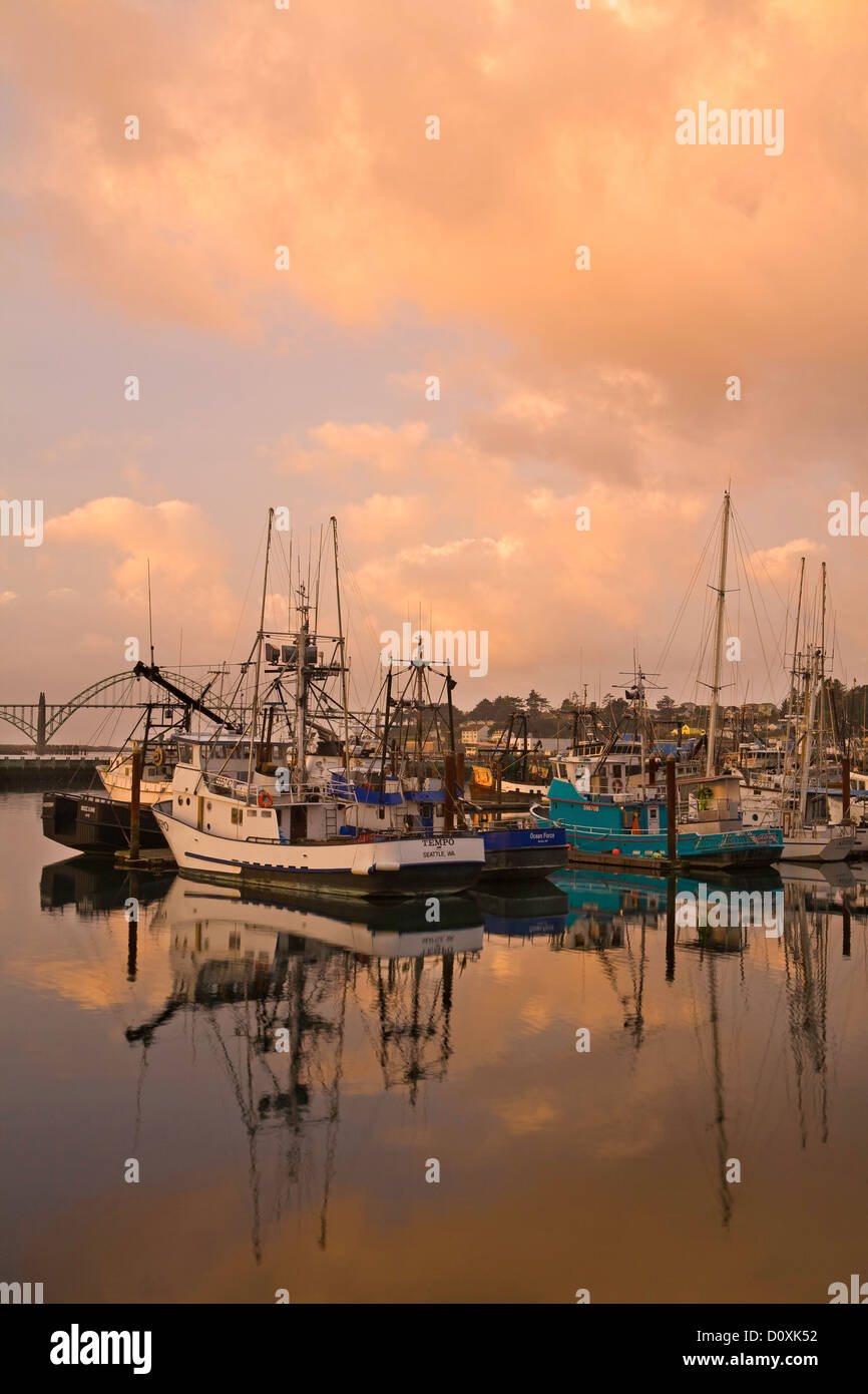 USA, Newport, harbour, OR, Oregon, Ocean, sea, water, harbour, boat ...