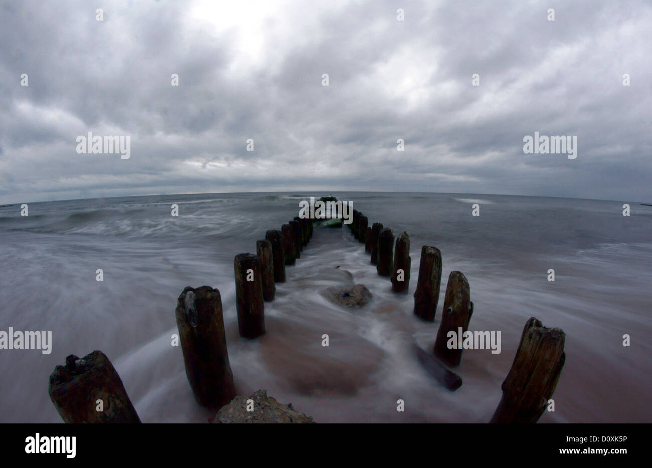 Wooden bulwark hi-res stock photography and images - Alamy