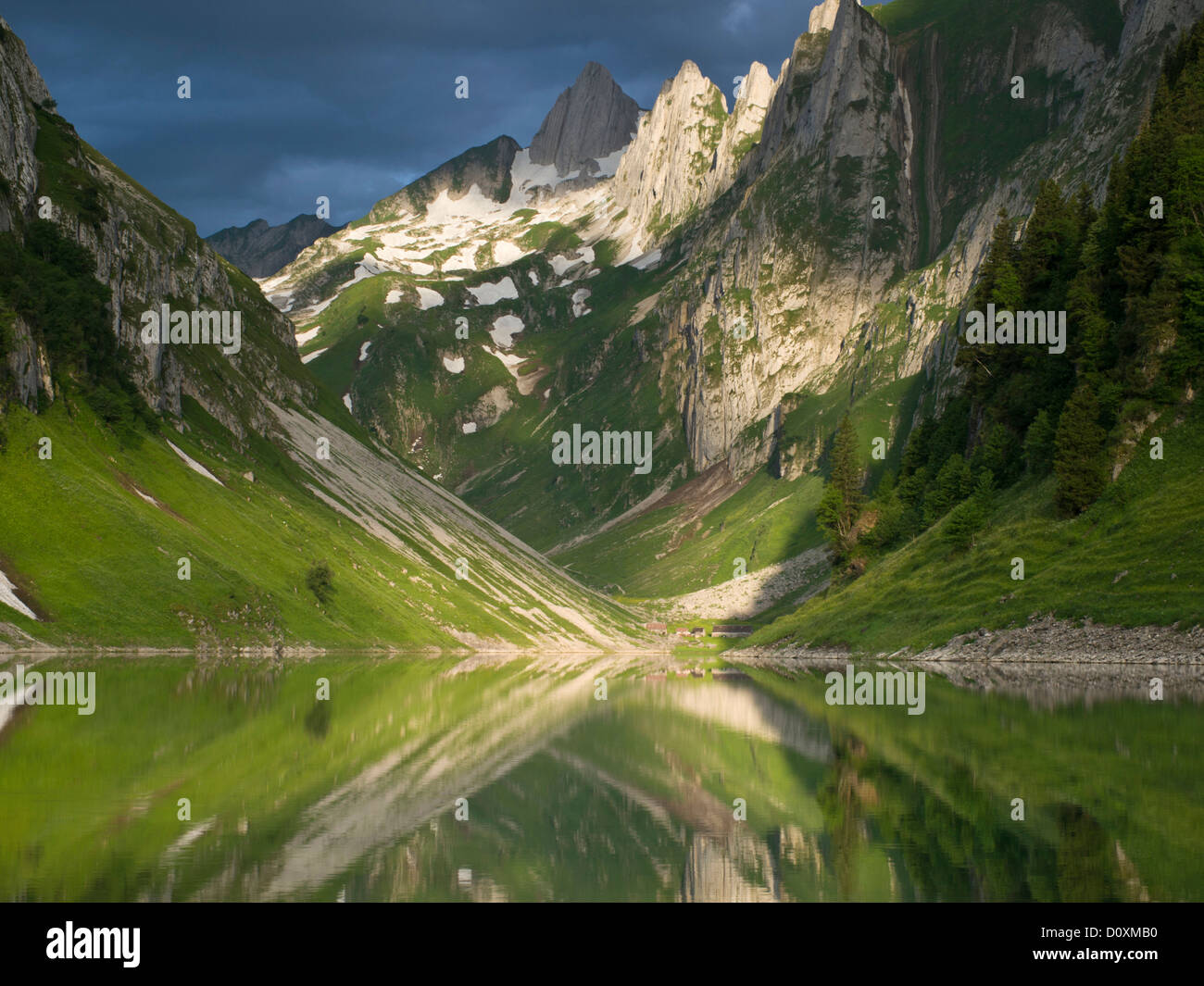 Precipitous mountains hi-res stock photography and images - Alamy