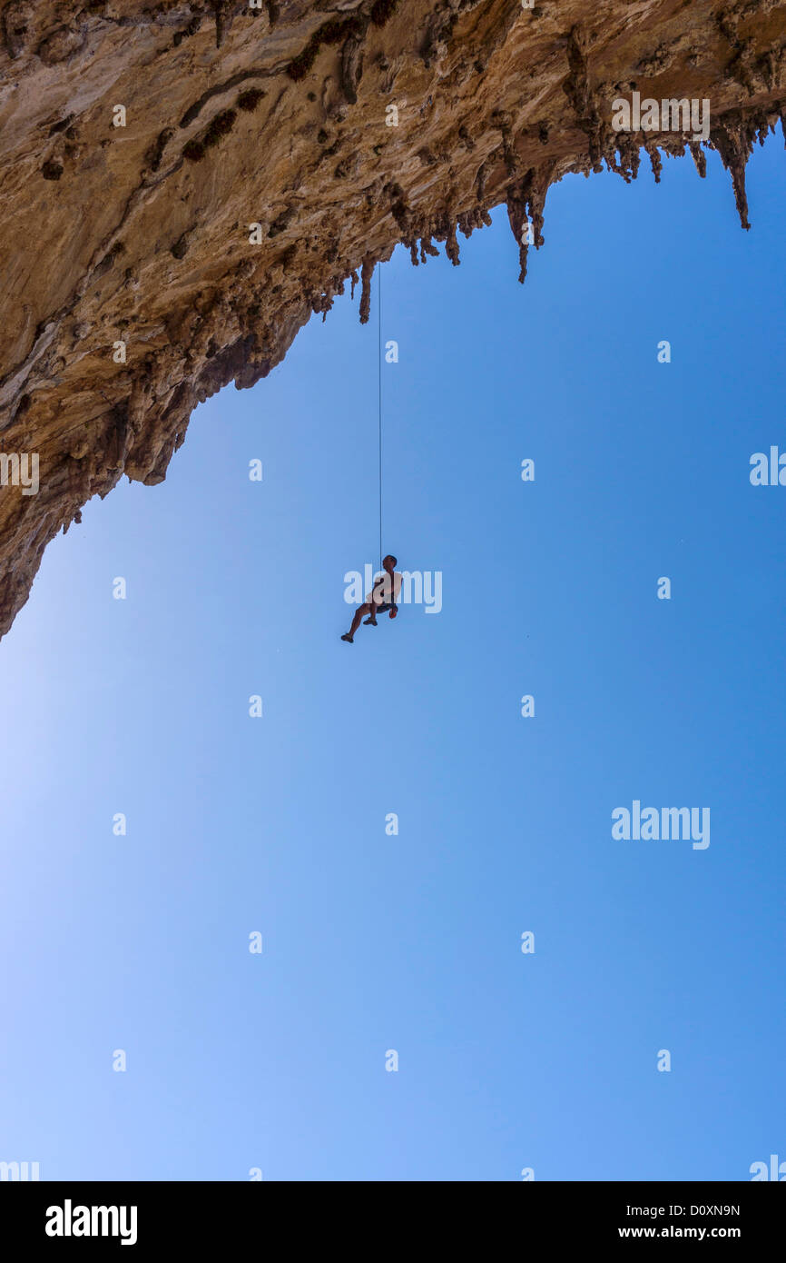 Overhanging cliff hi-res stock photography and images - Alamy