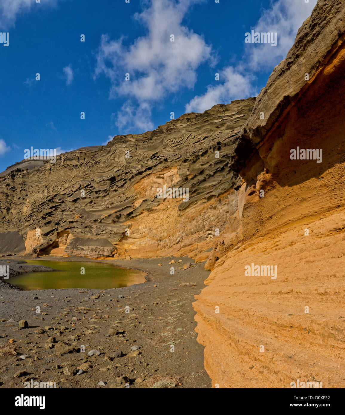 Lago verde hi-res stock photography and images - Alamy