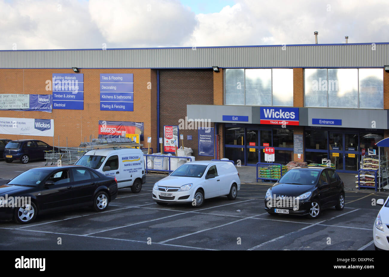 Wickes diy store hi-res stock photography and images - Alamy