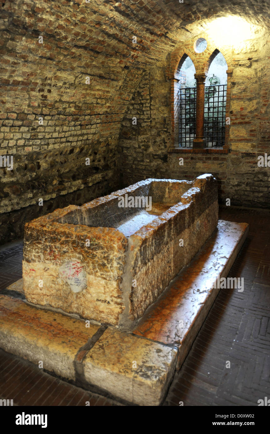 Italy, Europe, Veneto, Verona, grave, crypt, Julia, Unesco, world ...