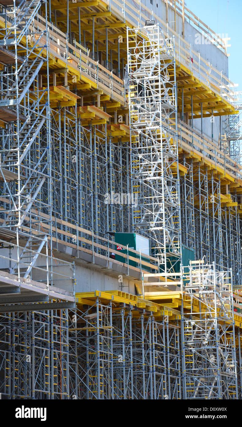 Big scaffolding hi-res stock photography and images - Alamy
