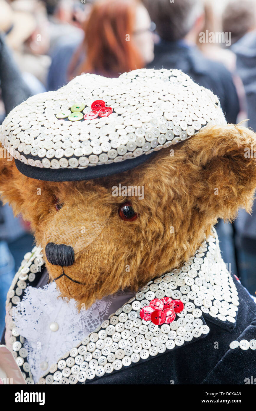 England, London, Teddy Bear dressed in Pearly Costume Stock Photo - Alamy